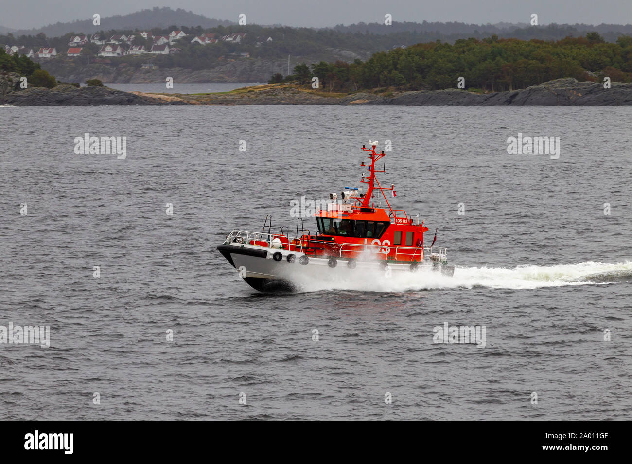 Maritime pilot boat hi-res stock photography and images - Alamy