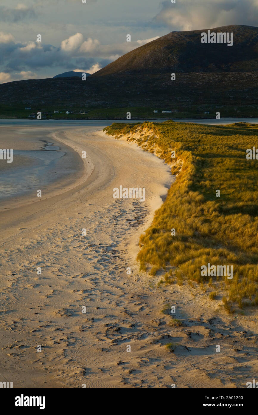 Playa Horgabost contra isla Taransay. Horgabost Beach nearby Taransay ...