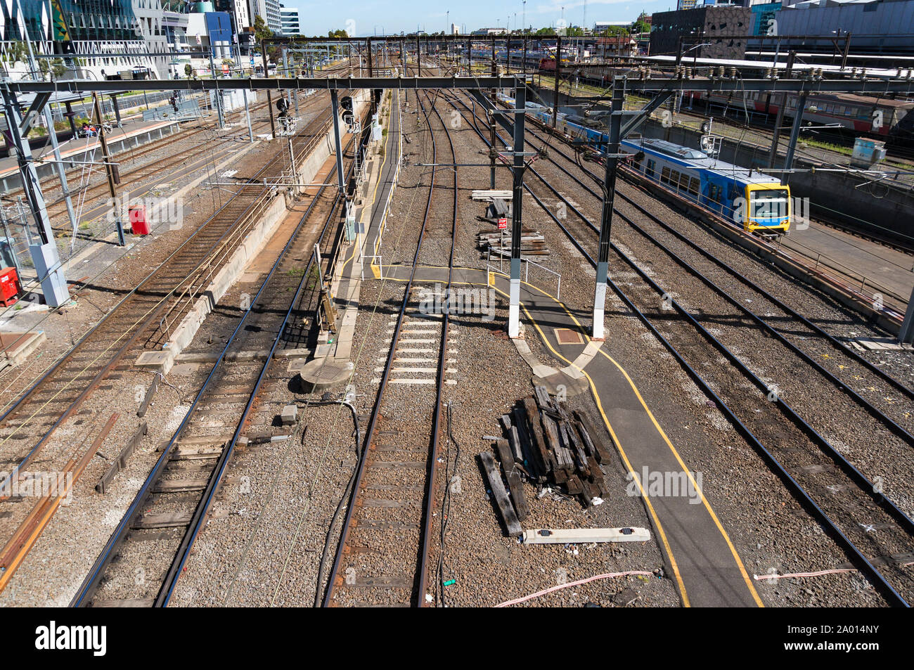 Southern cross train station hi-res stock photography and images - Alamy