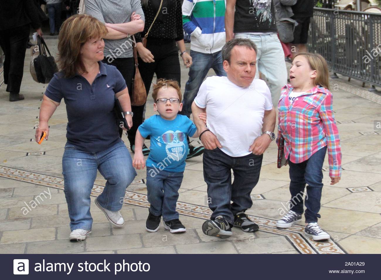 Warwick Davis Family Stock Photos & Warwick Davis Family Stock Images ...