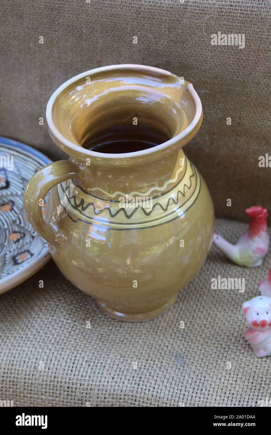 Traditional clay pots Stock Photo - Alamy