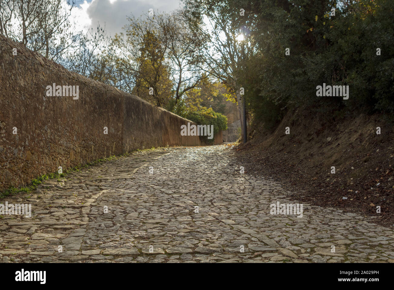 Cobble stone road hi-res stock photography and images - Alamy