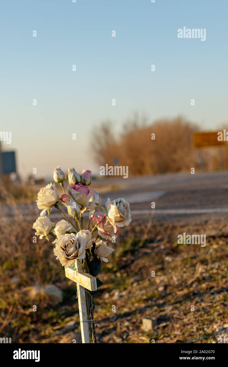 Road side memorial hi-res stock photography and images - Alamy