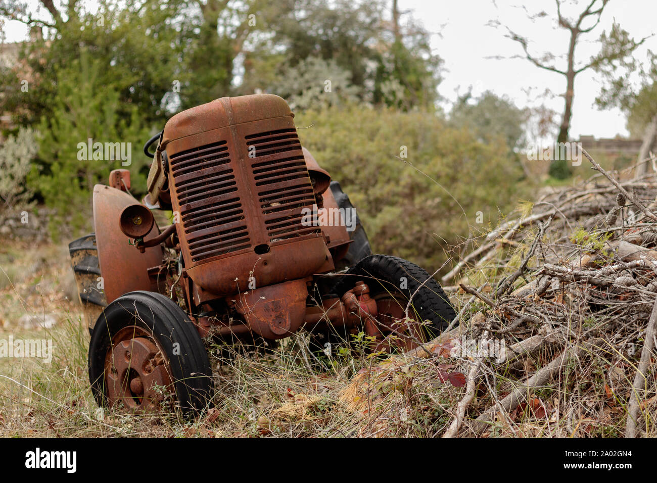Broken tractor hi-res stock photography and images - Alamy