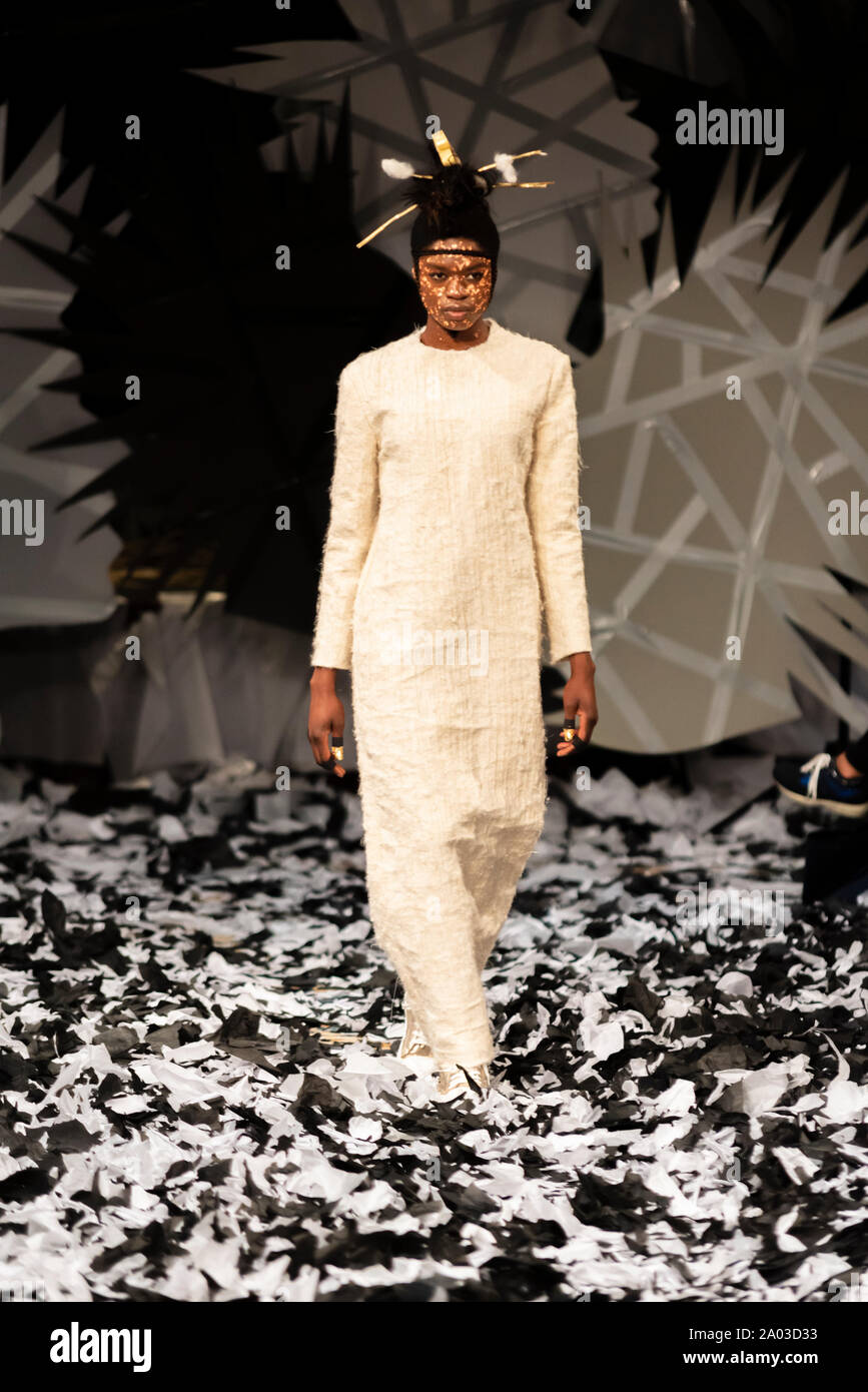 Ss20 fashion hi-res stock photography and images - Alamy