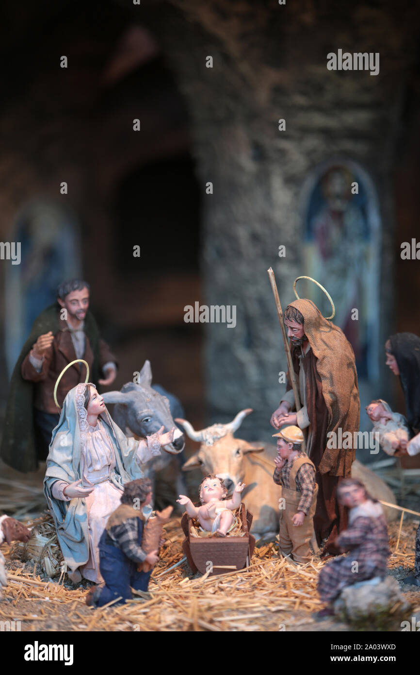 La Sainte Famille. Crèche du Vatican Stock Photo - Alamy