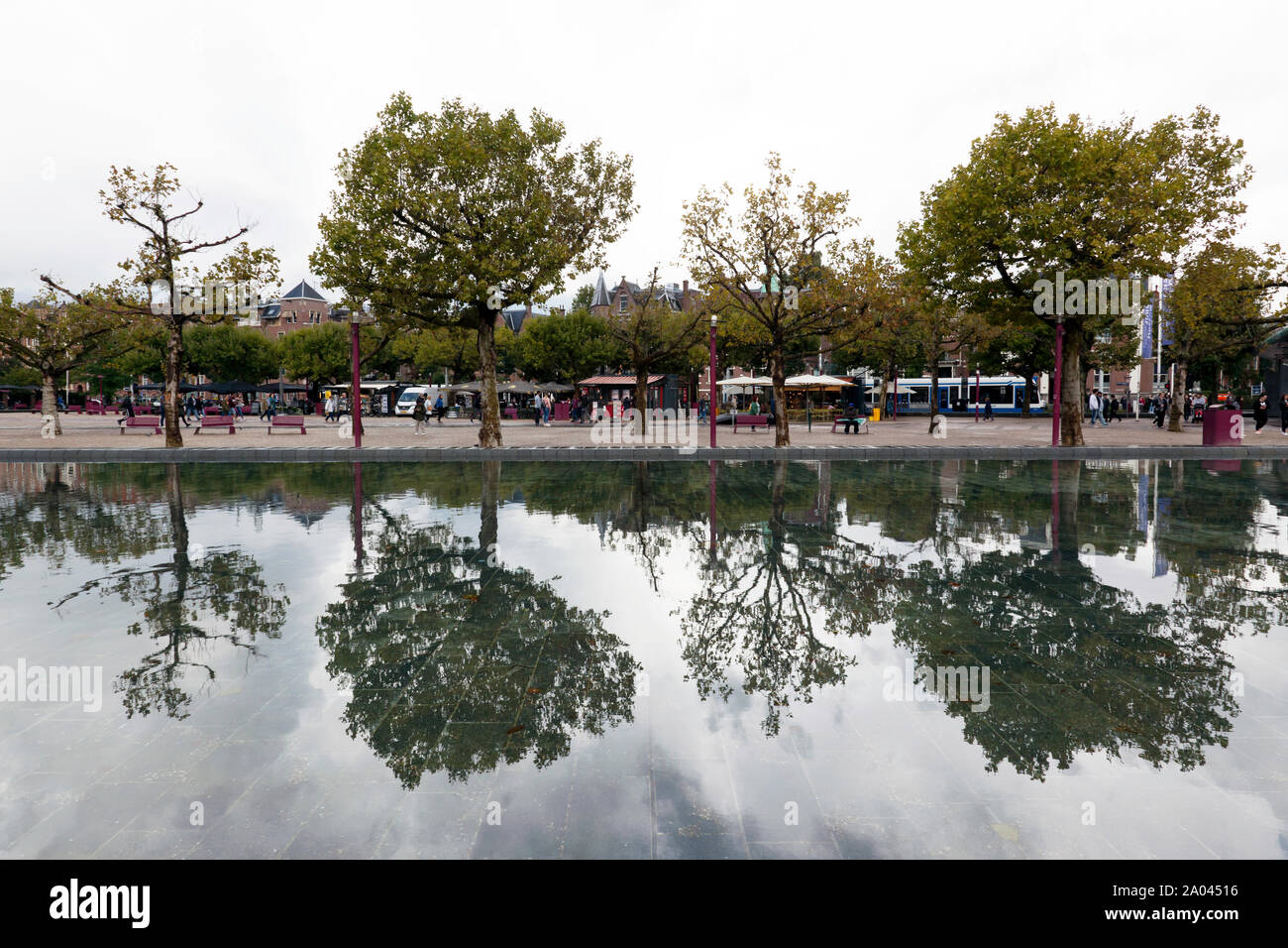 View of the reflection pool at the Rijksmuseum, Amsterdam Stock Photo ...