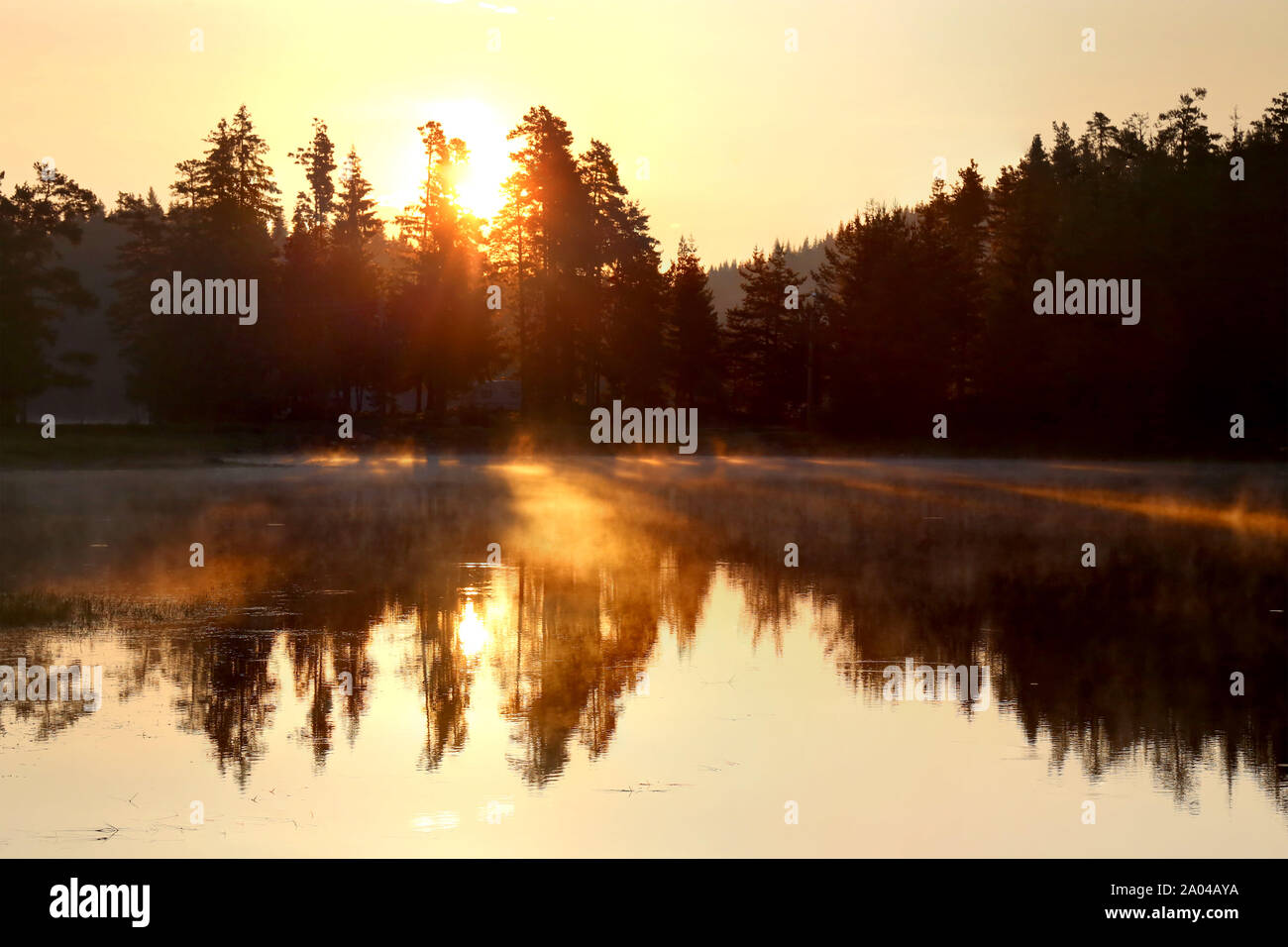 Sunrise sky cloud reflection hi-res stock photography and images - Alamy
