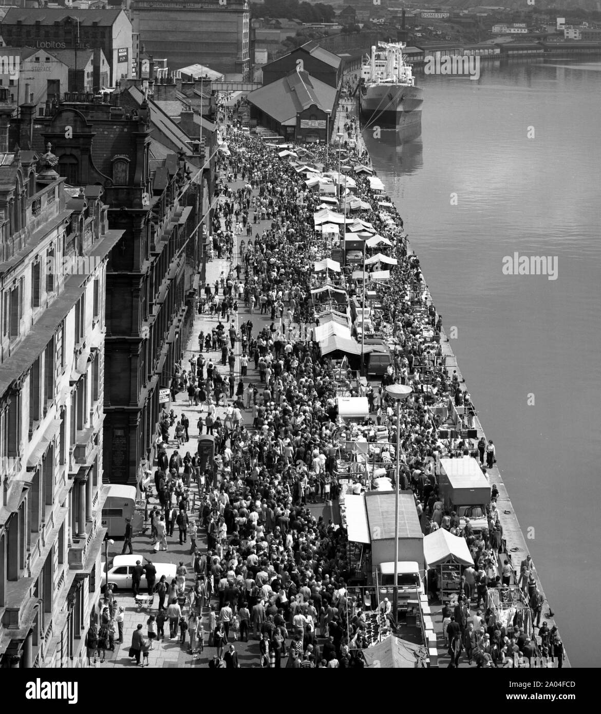 Street market crowd Black and White Stock Photos & Images - Alamy