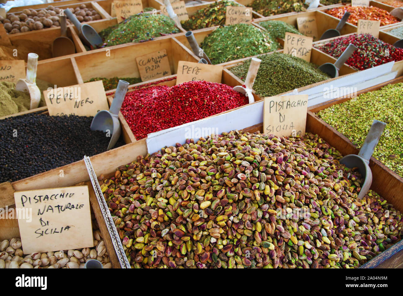 Spices on sale in outdoor sicilian market Stock Photo - Alamy