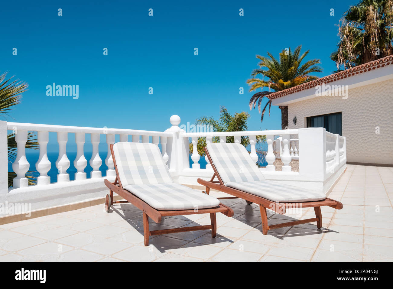 Summer sun bed hi-res stock photography and images - Alamy