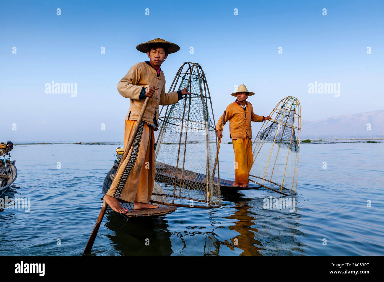 Leg Rowing Fishermen, Lake Inle, Shan State, Myanmar Stock Photo - Alamy