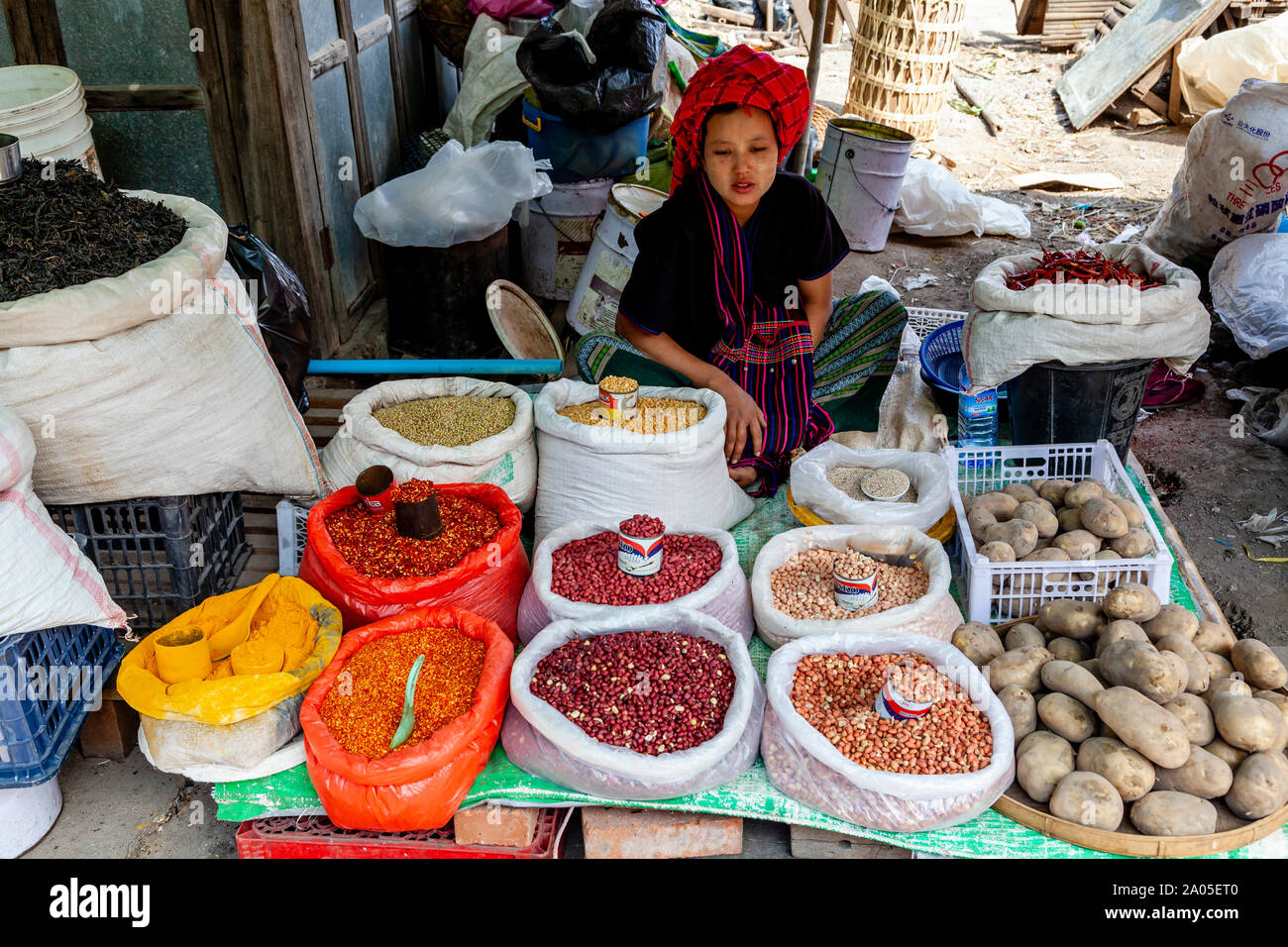 Group of spices hi-res stock photography and images - Alamy