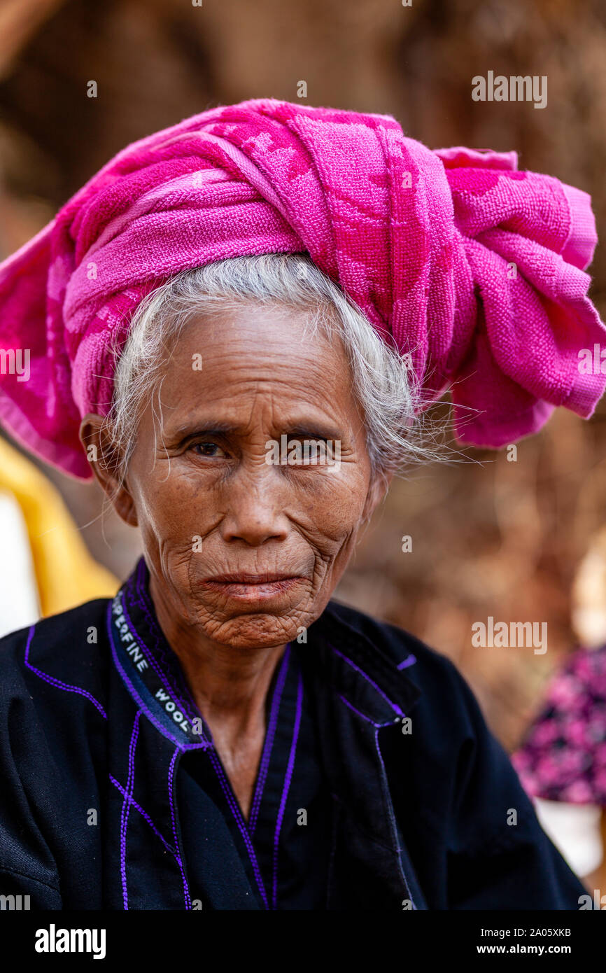 Paoh woman hi-res stock photography and images - Alamy