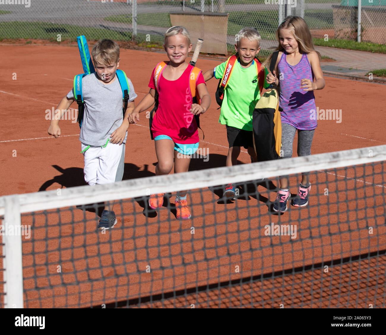 Running onto court hi-res stock photography and images - Alamy
