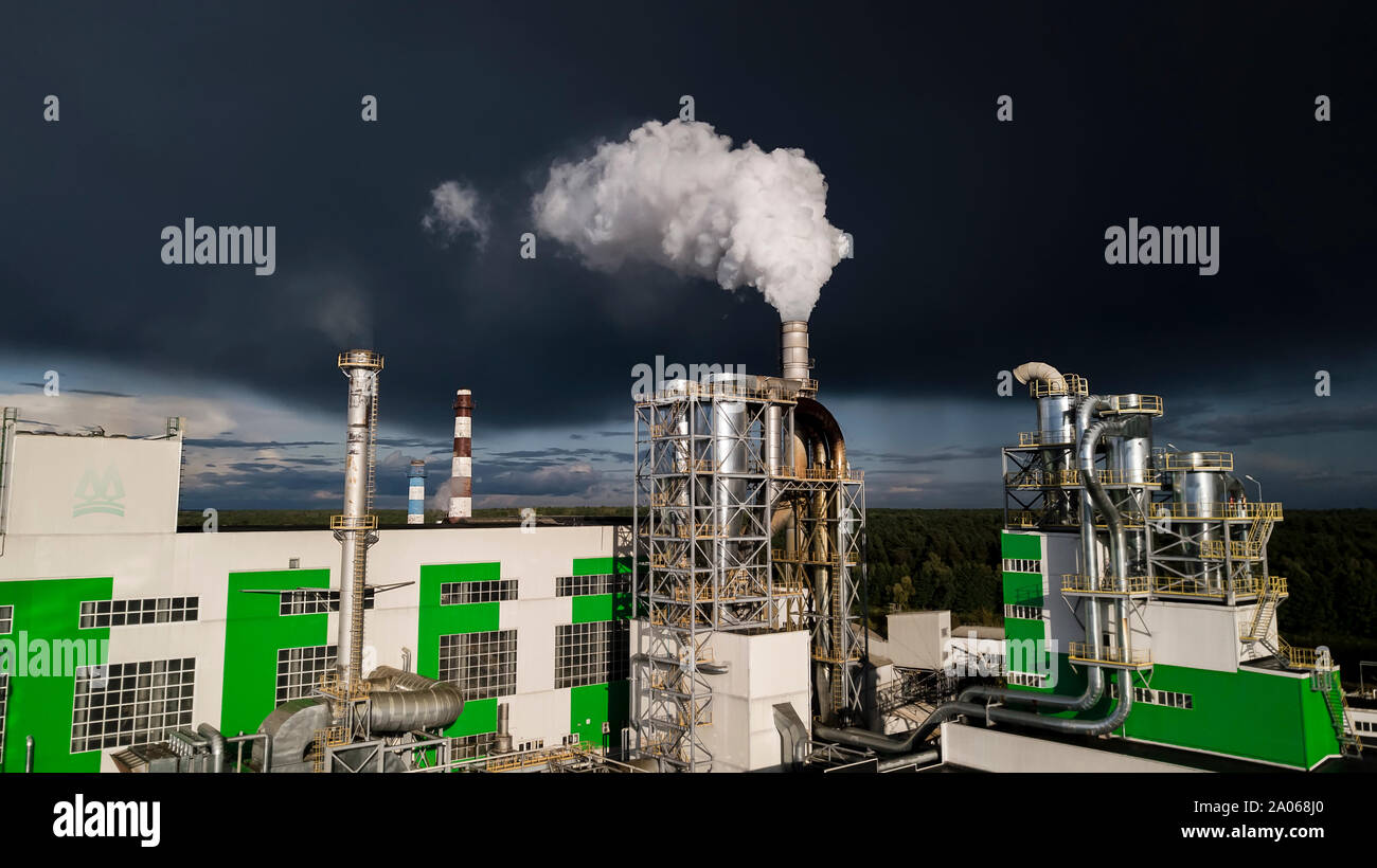 White smoke dark sky hi-res stock photography and images - Alamy