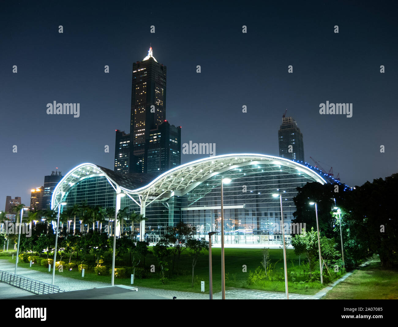 Kaohsiung, Taiwan: Tuntex Sky Tower 85 rising behind the modern ...