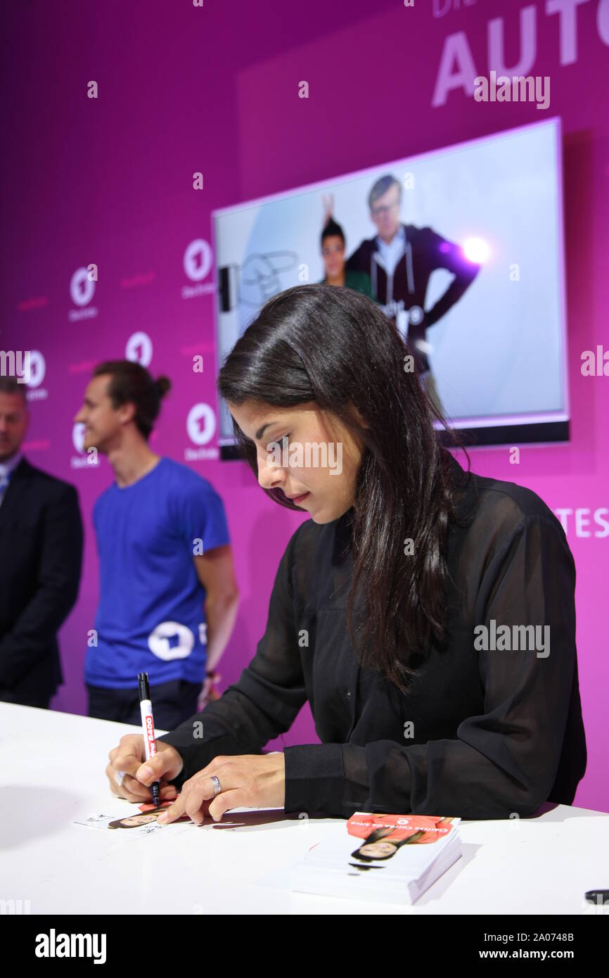 Clarissa Correa da Silva live bei der IFA 2019 auf der ARD Bühne ...