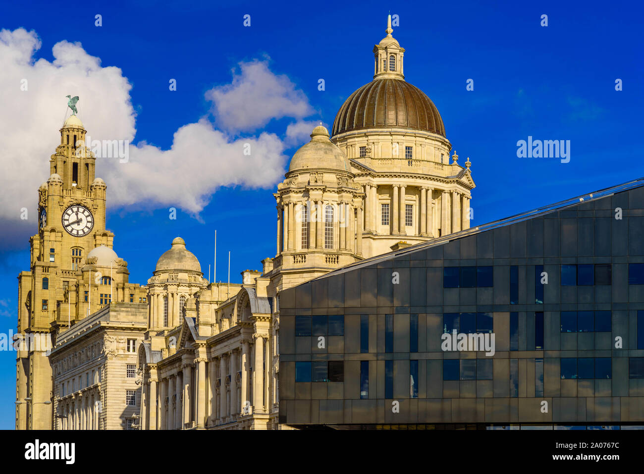 Dock side building hi-res stock photography and images - Alamy