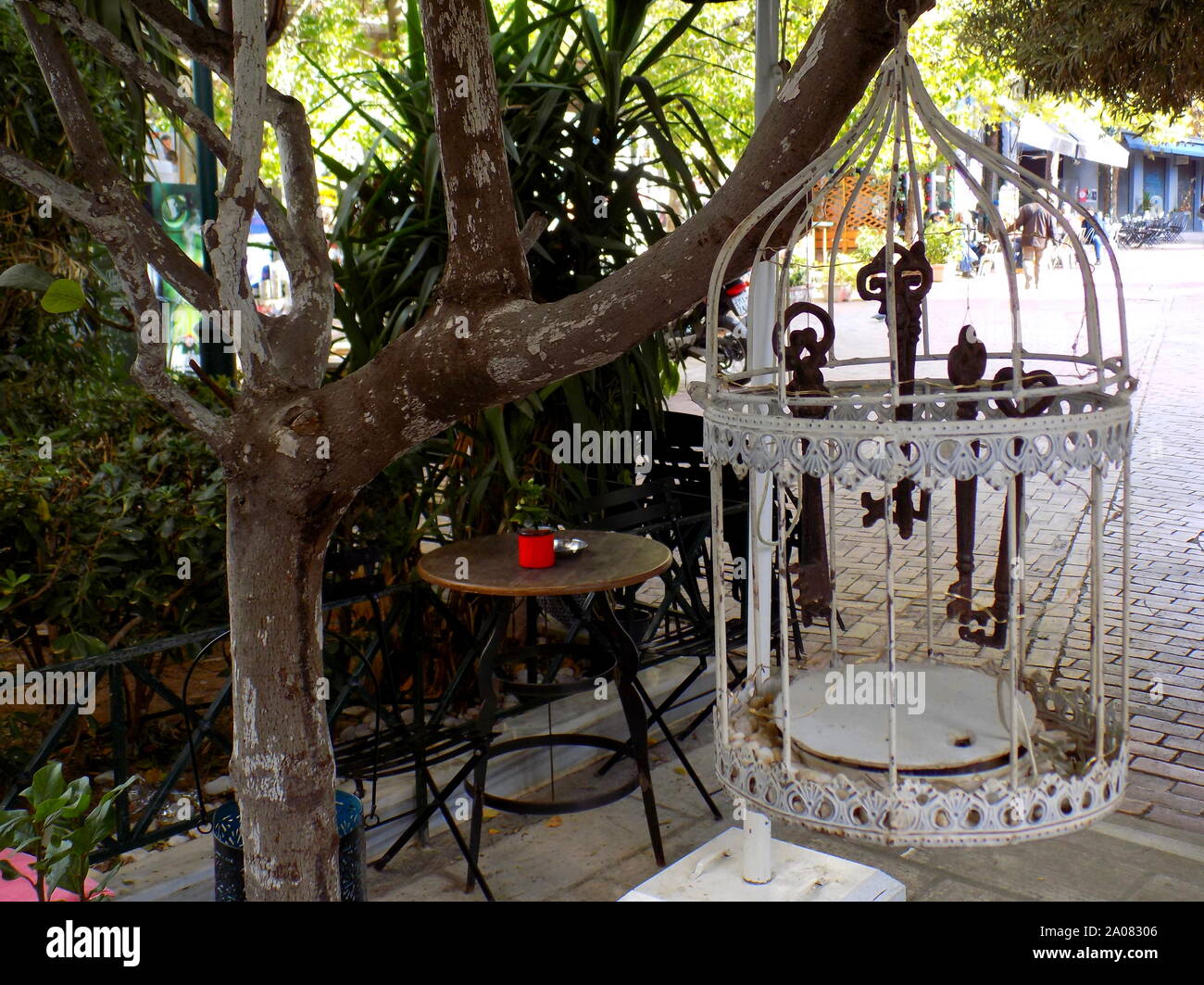 cage, metal, decoration, tree, keys Stock Photo - Alamy