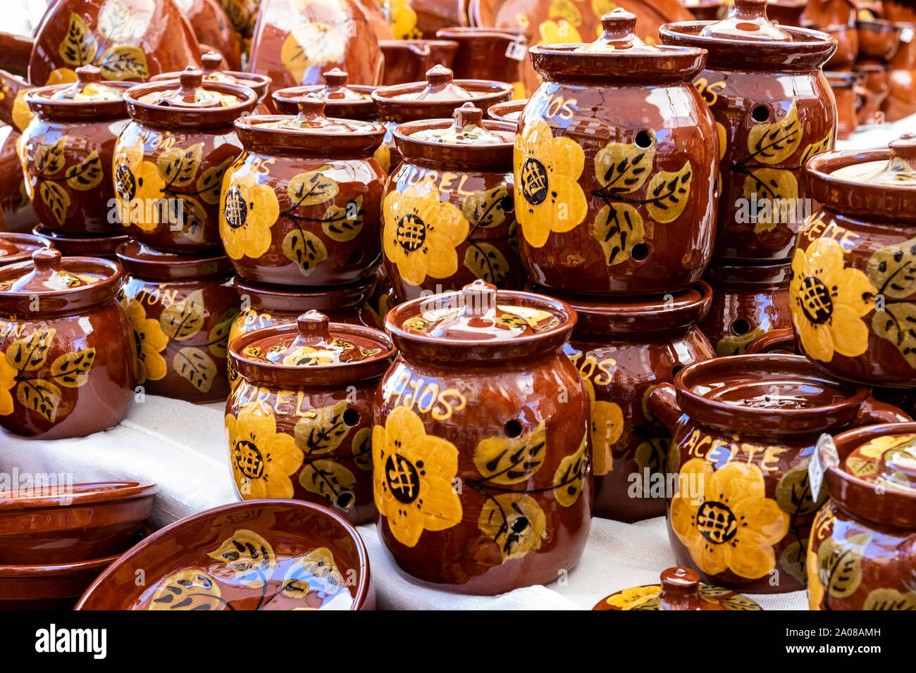 Clay casserole hi-res stock photography and images - Alamy