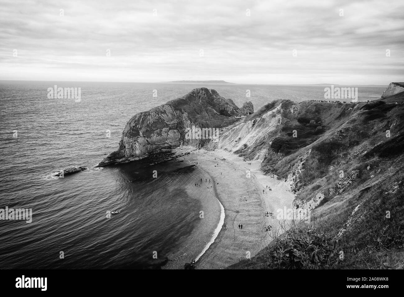 Dorset`s Durdle door, beautiful rock formation on the English shore ...