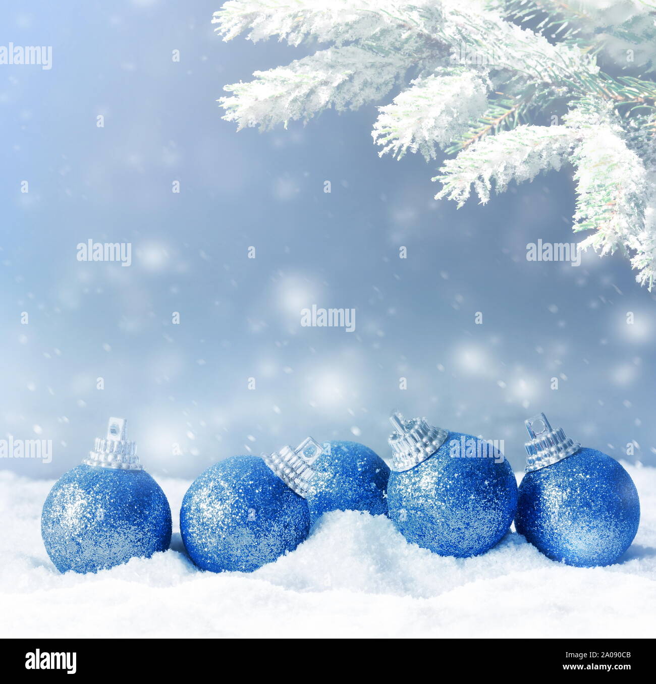 Christmas background. Winter snowy park and sky as background ...