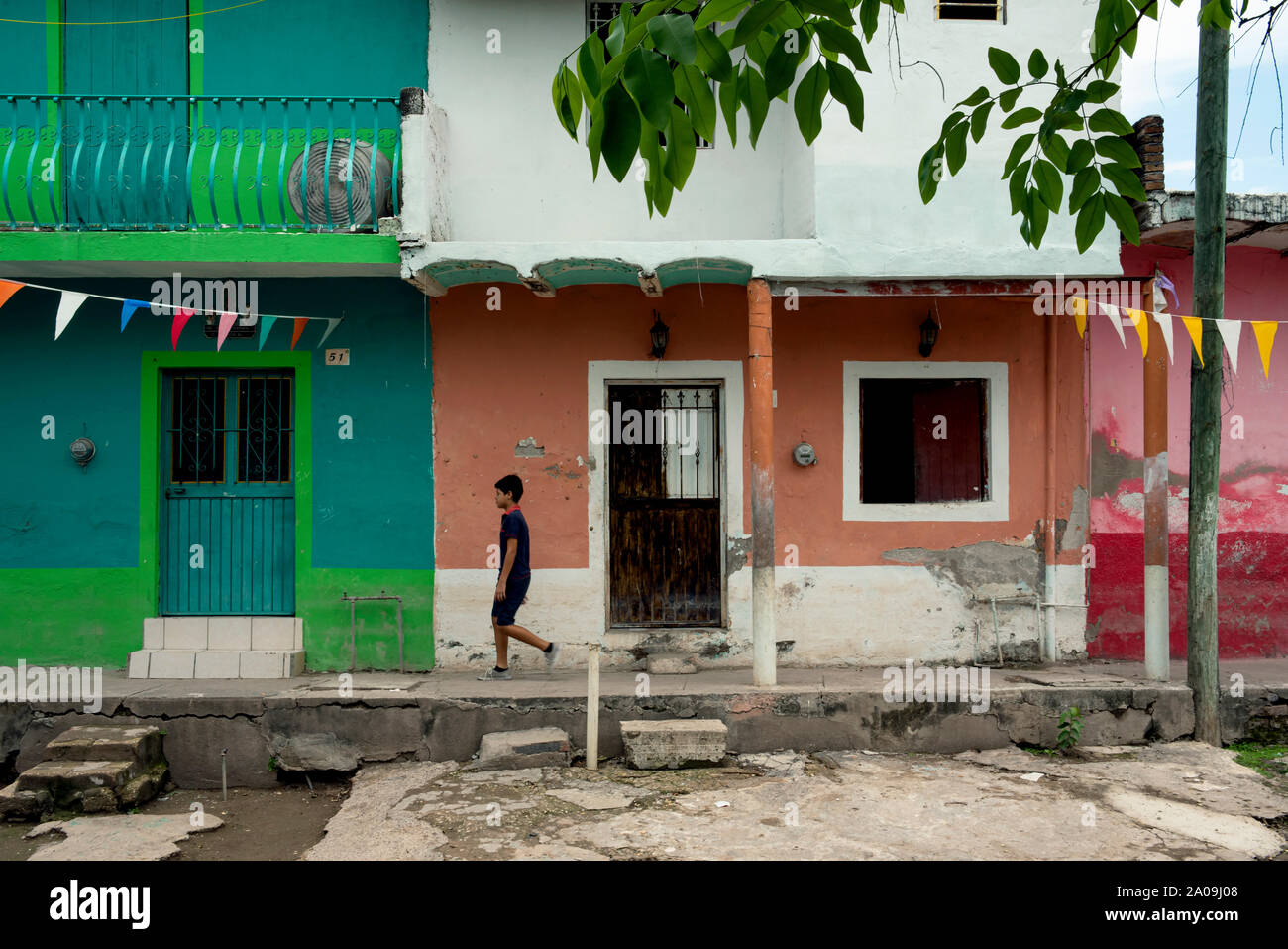 Pedestrian sidewalks hi-res stock photography and images - Alamy