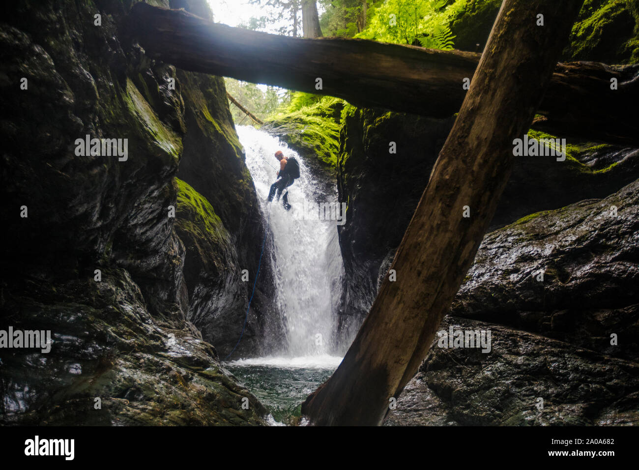 Hanging rappel hi-res stock photography and images - Alamy