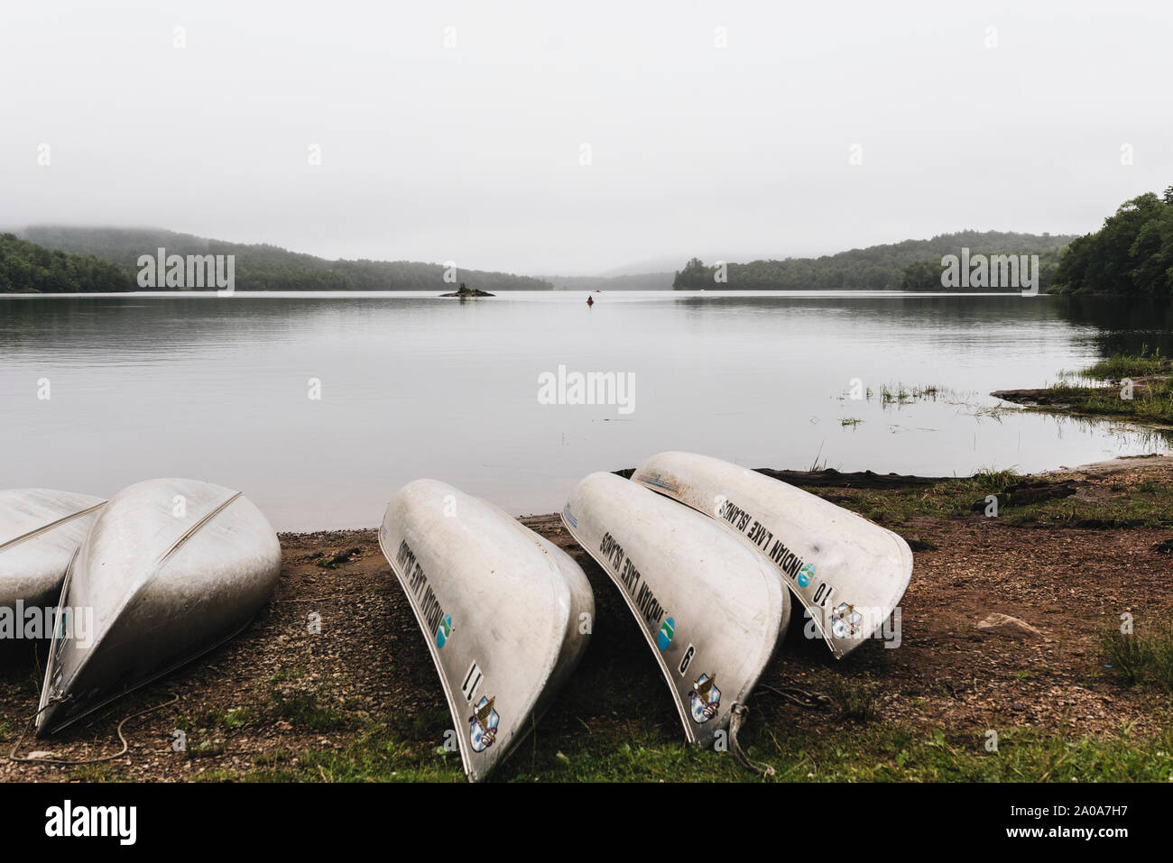 Indian canoes hi-res stock photography and images - Alamy