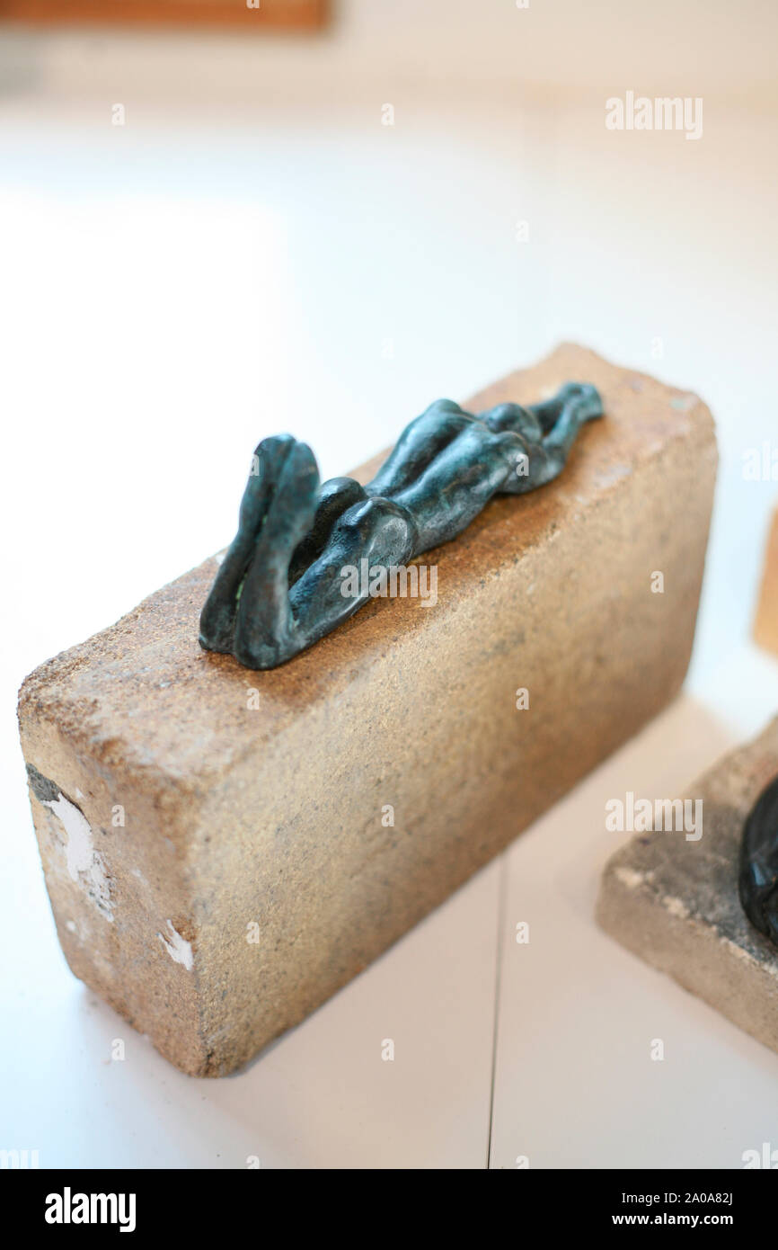 Bronze sculpture artwork of the female form Stock Photo - Alamy