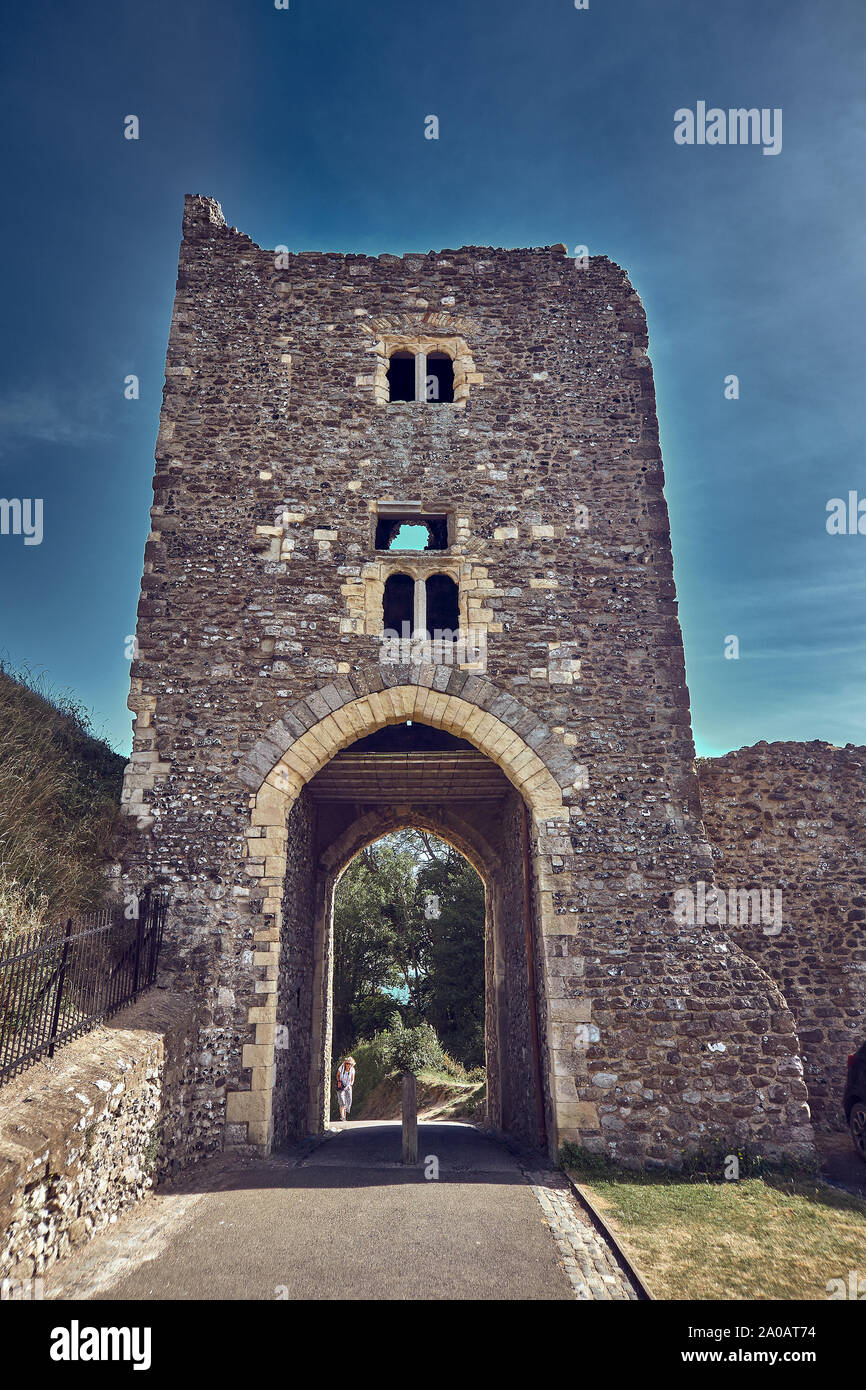 Medieval dover castle largest hi-res stock photography and images - Alamy