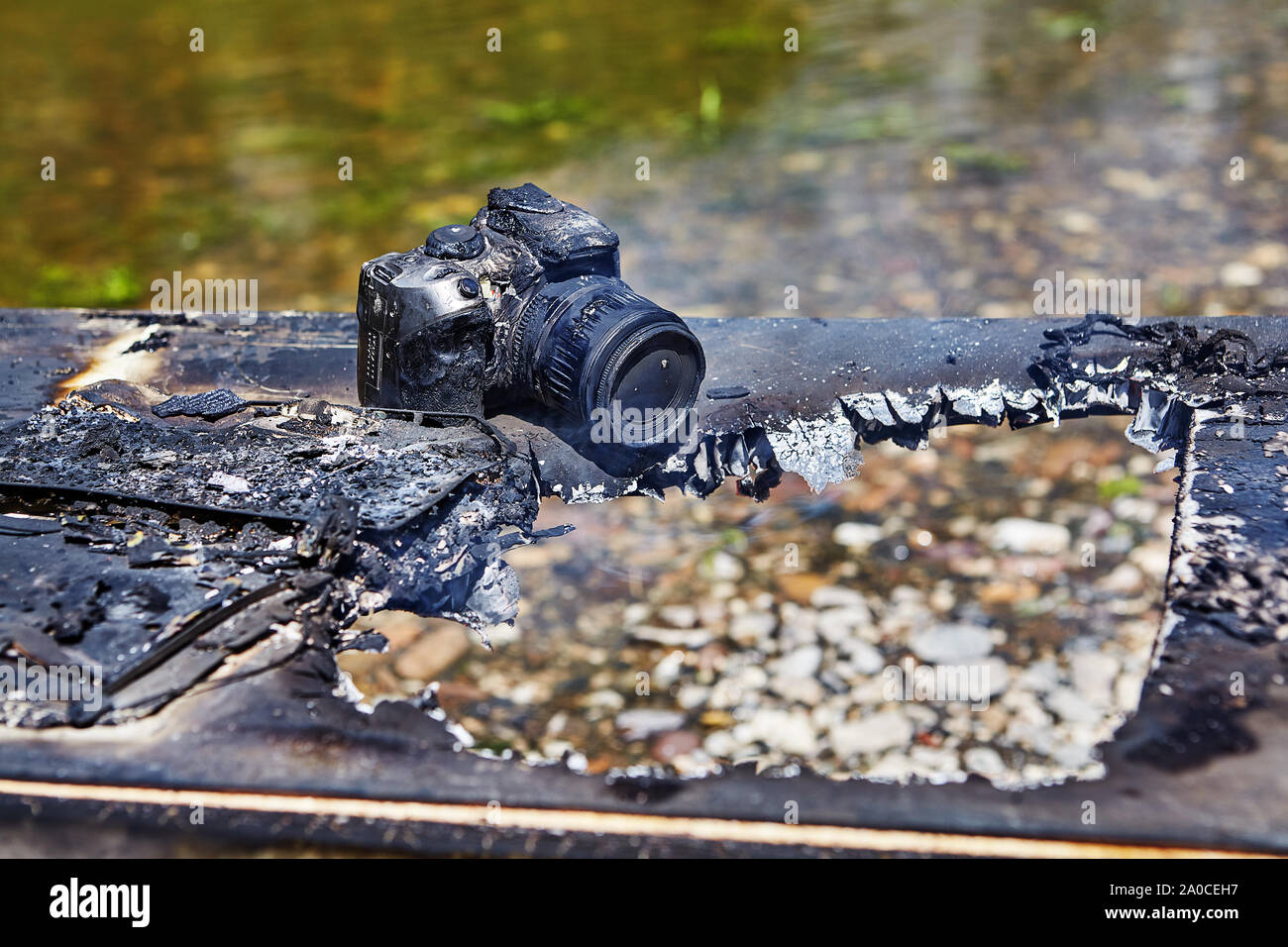 Broken camera lens hi-res stock photography and images - Alamy