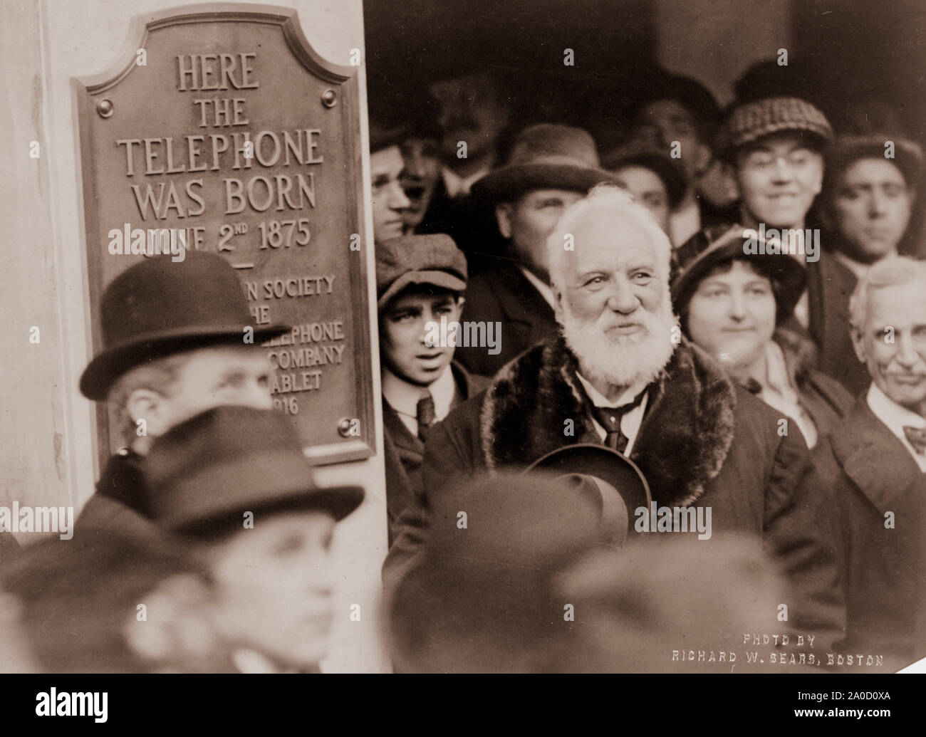 Alexander graham bell with telephone hi-res stock photography and ...