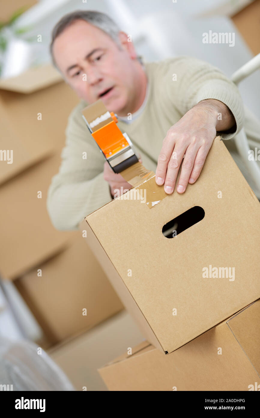 portrait of mover at work Stock Photo - Alamy