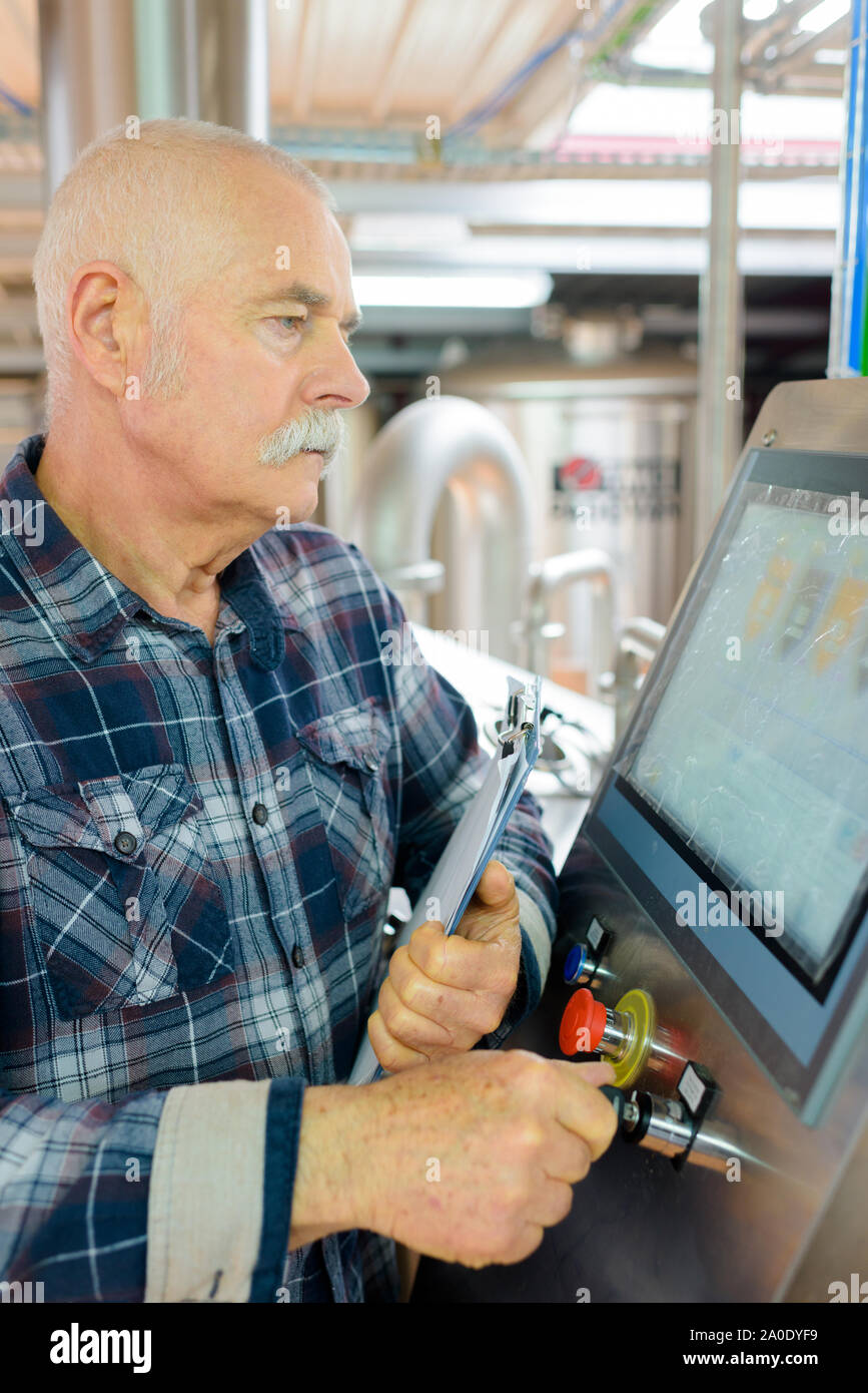 Portrait mature mechanic using hi-res stock photography and images - Alamy