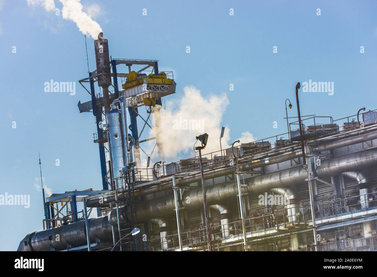 Cracking tower in oil refinery hi-res stock photography and images - Alamy