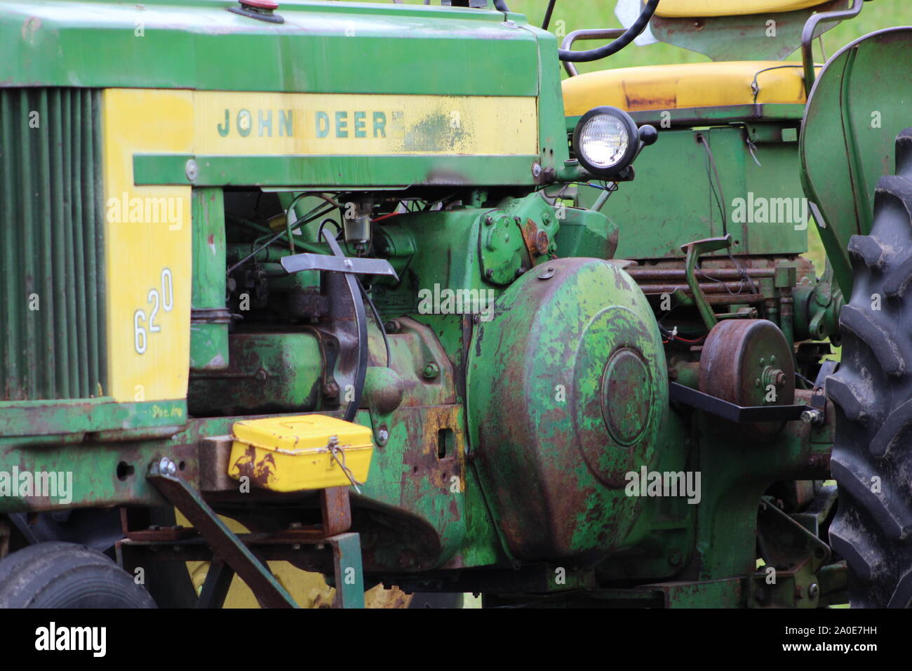 Green and yellow john deer tractor hi-res stock photography and images ...