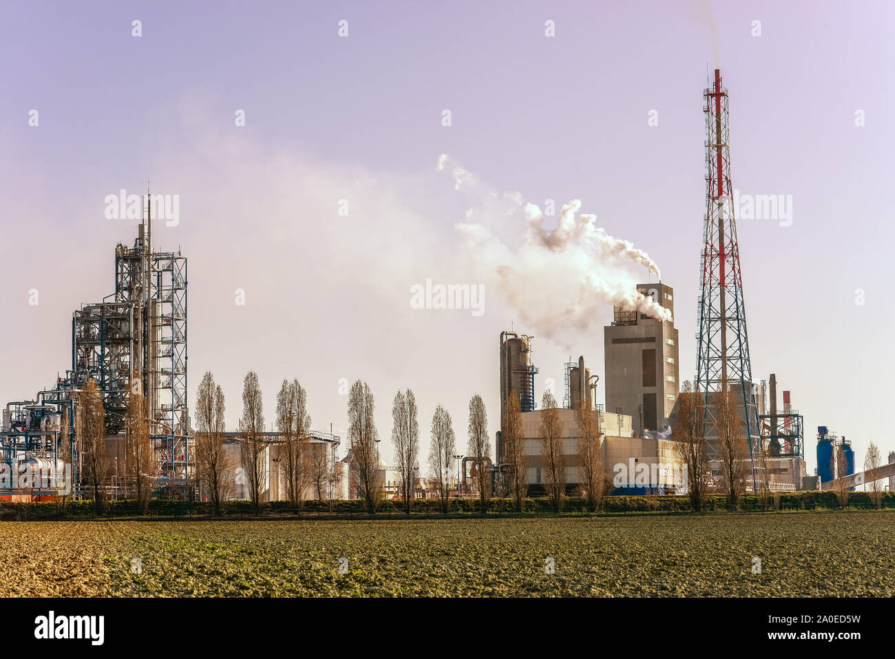Cracking tower in oil refinery hi-res stock photography and images - Alamy