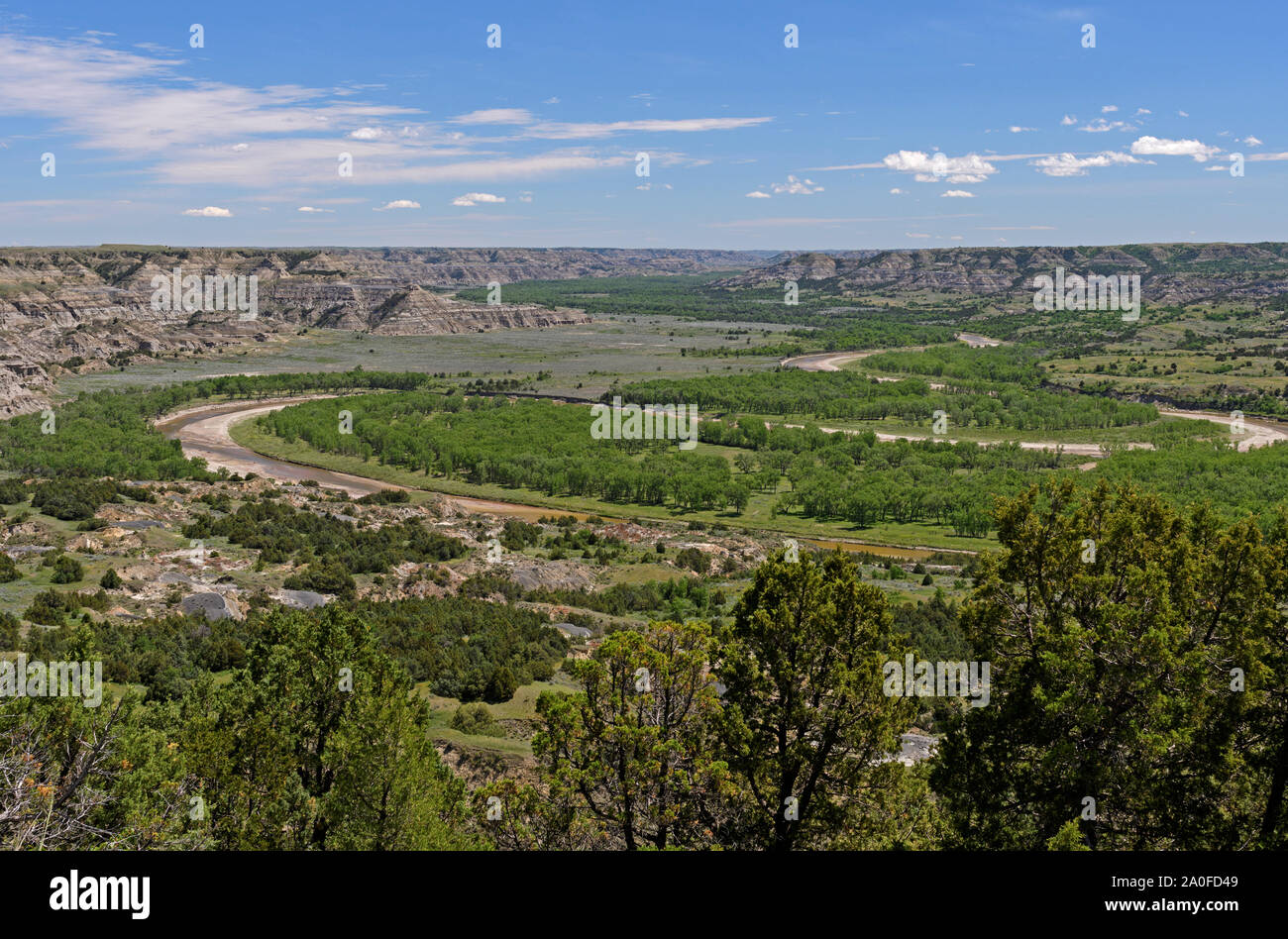 Oxbow little missouri river in hi-res stock photography and images - Alamy