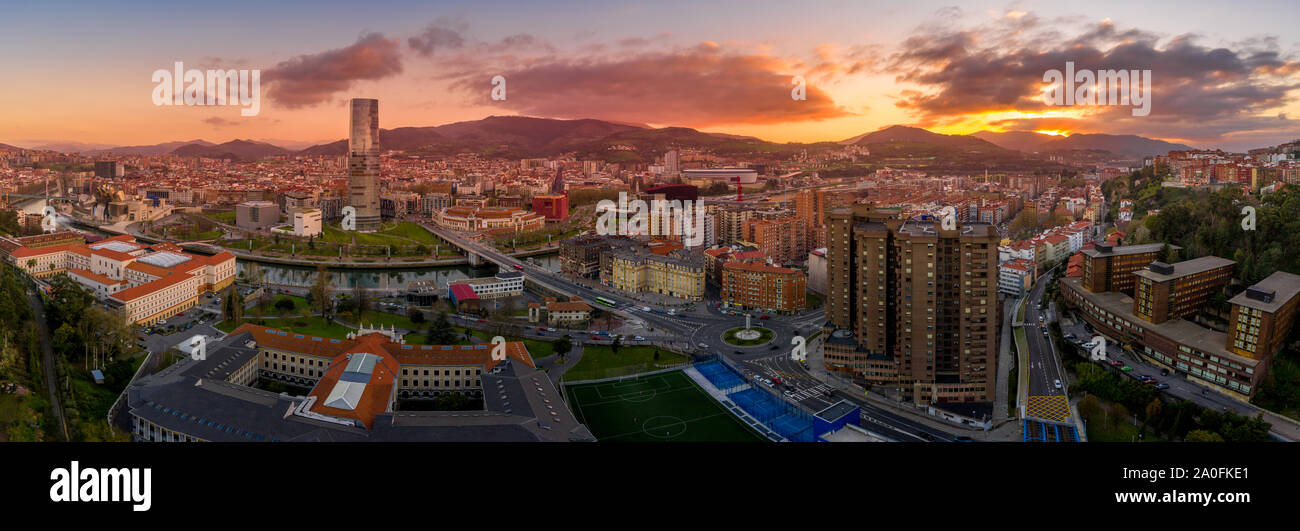 Guggenheim bilbao aerial hi-res stock photography and images - Alamy