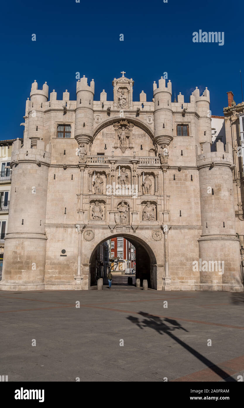 Medieval gate art hi-res stock photography and images - Alamy