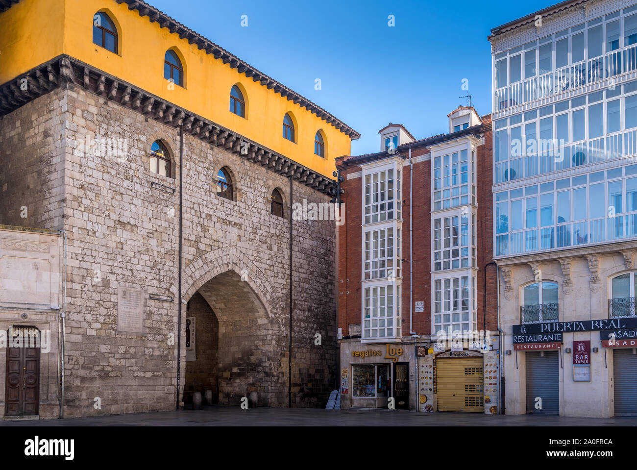 Spanish arch gate hi-res stock photography and images - Alamy