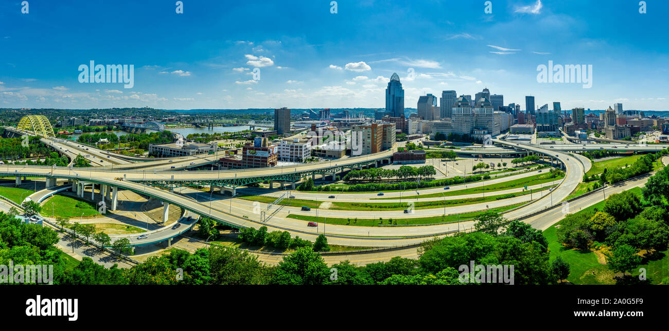 Cincinnati skyline hi-res stock photography and images - Alamy