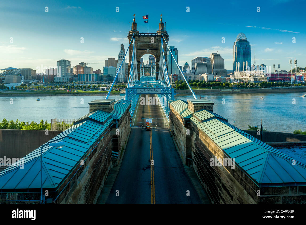 Panoramic view of Cincinnati downtown with the historic Roebling ...