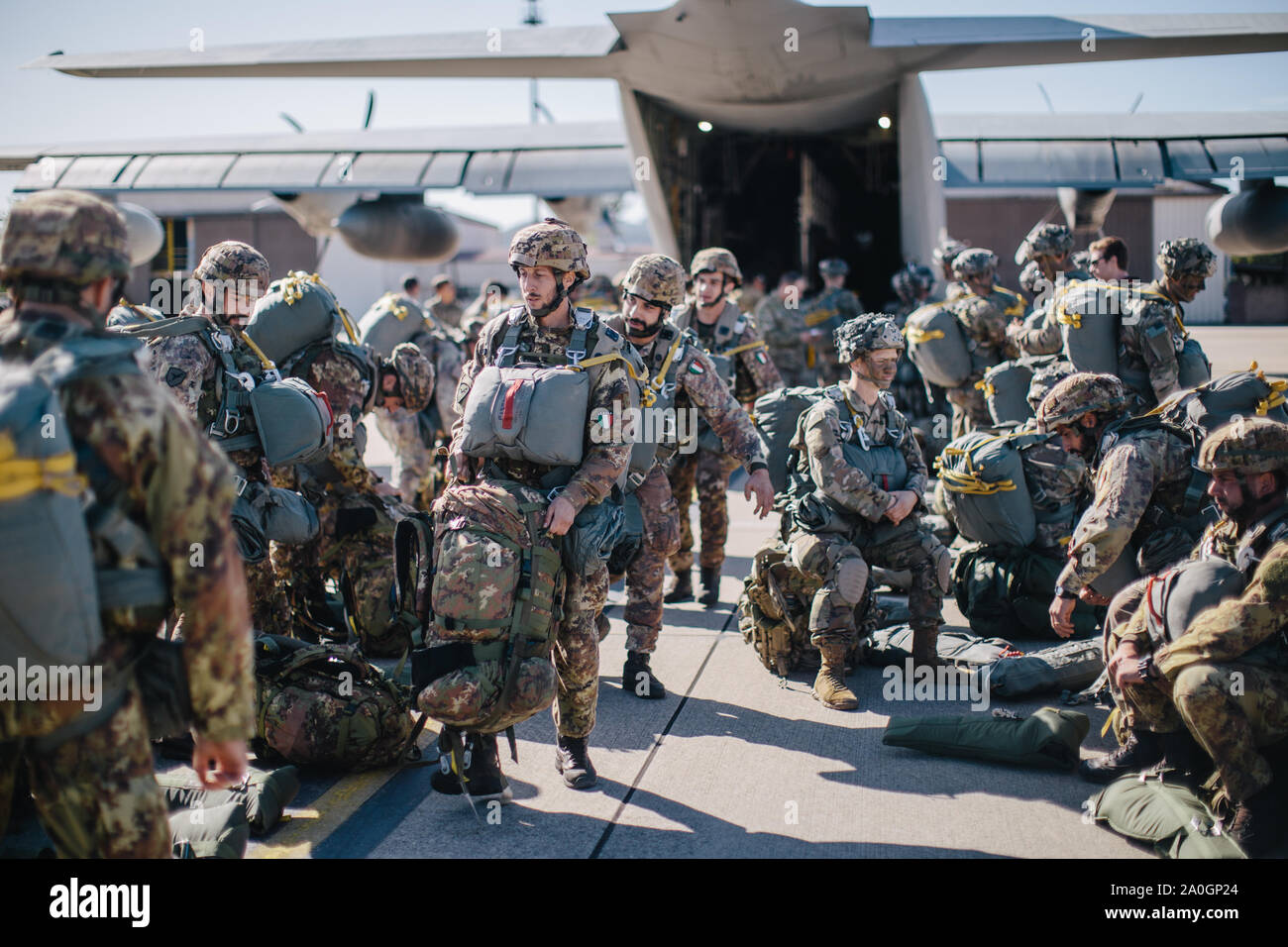 2nd battalion 319th field artillery regiment hi-res stock photography ...