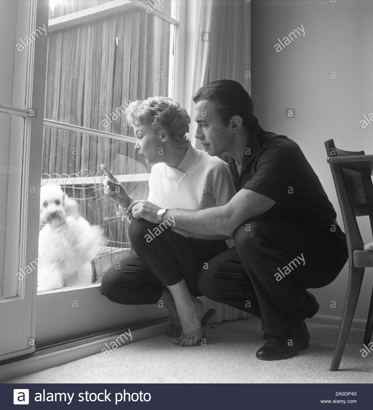 Barbara Eden Black and White Stock Photos & Images - Alamy