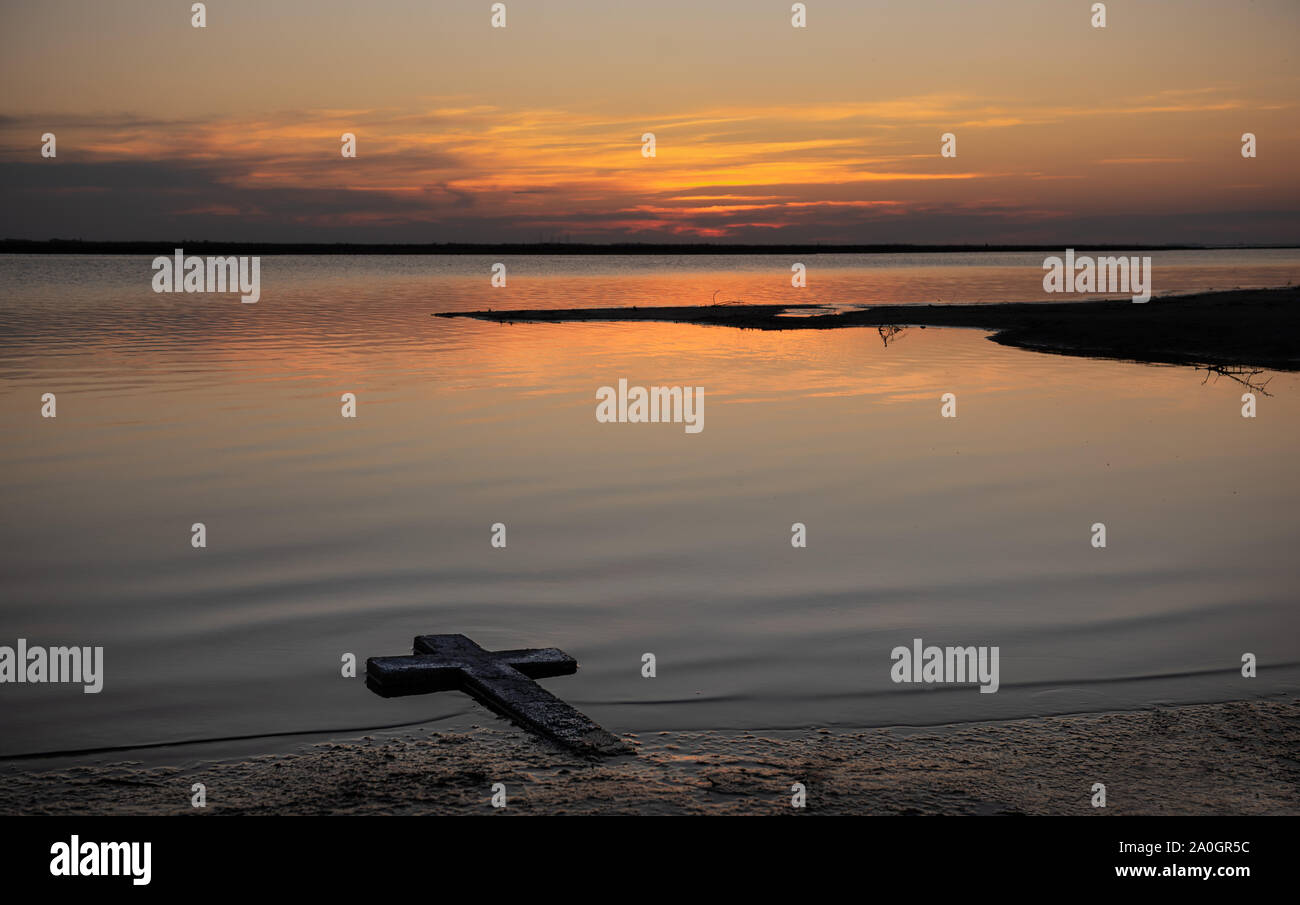 Lost cross hi-res stock photography and images - Alamy