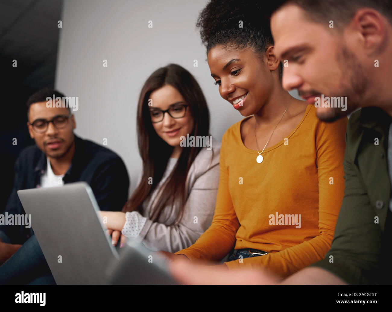 Diverse friends hi-res stock photography and images - Alamy