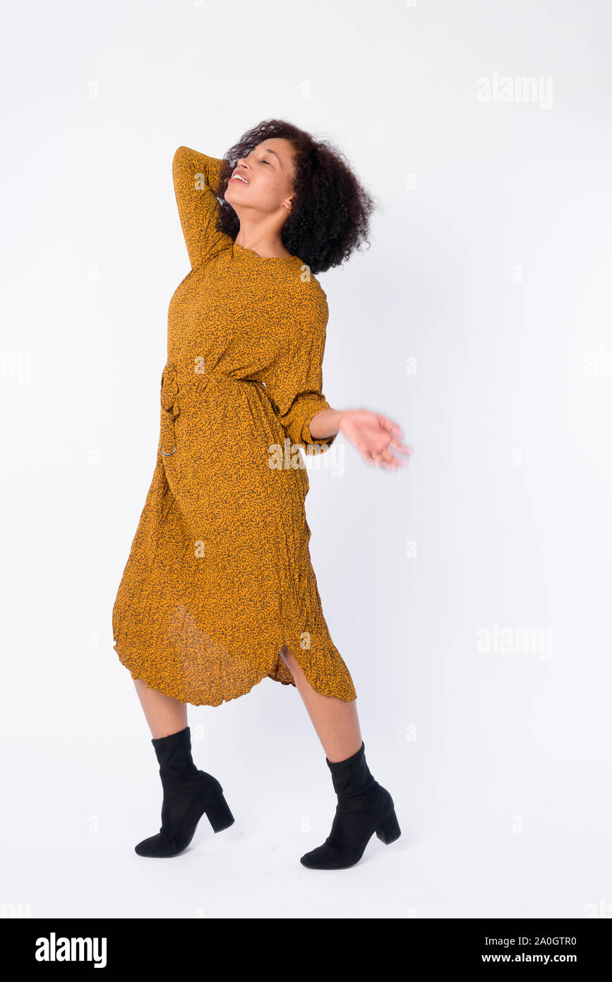 Full body shot of young beautiful African woman Stock Photo - Alamy